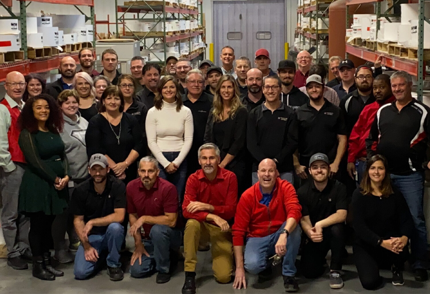 adv-team_2019_larger-02 - Advantage Label